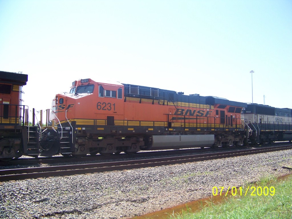 BNSF ES44AC 6231